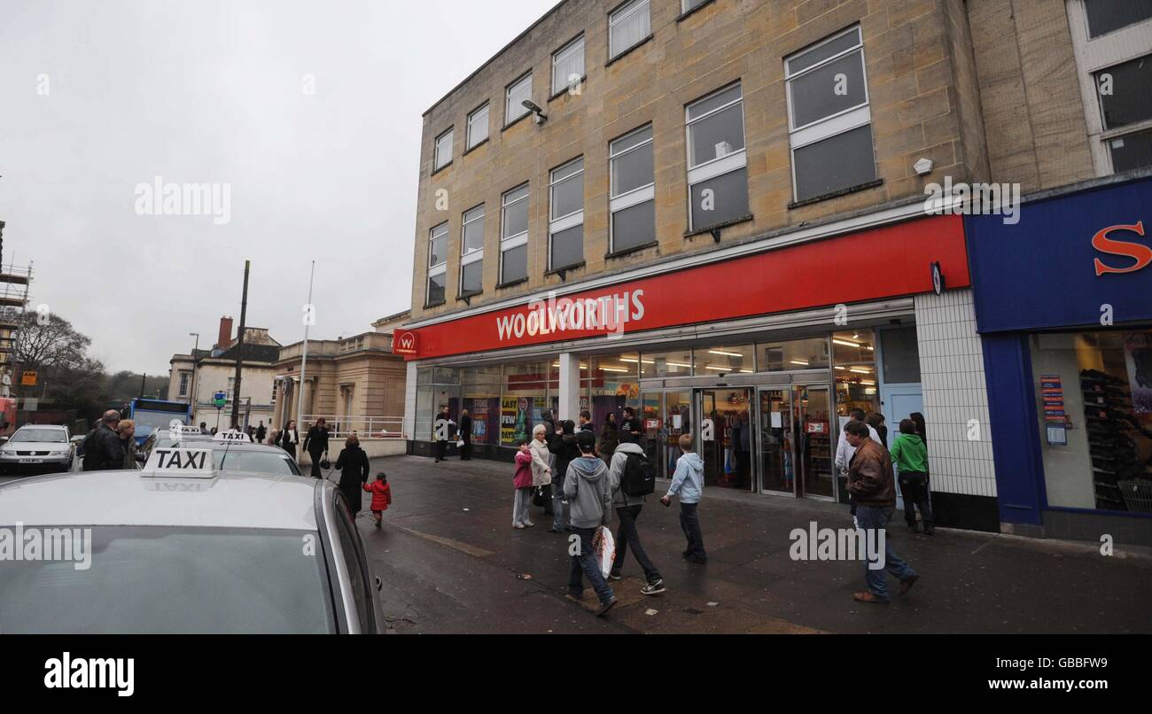 A Woolworths store in King Street, Stroud, Gloucestershire Stock Photo ...