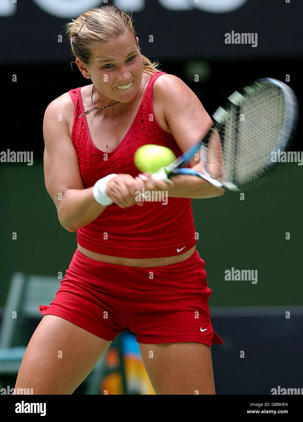 Tennis australian open 2004 first round hi-res stock photography and ...