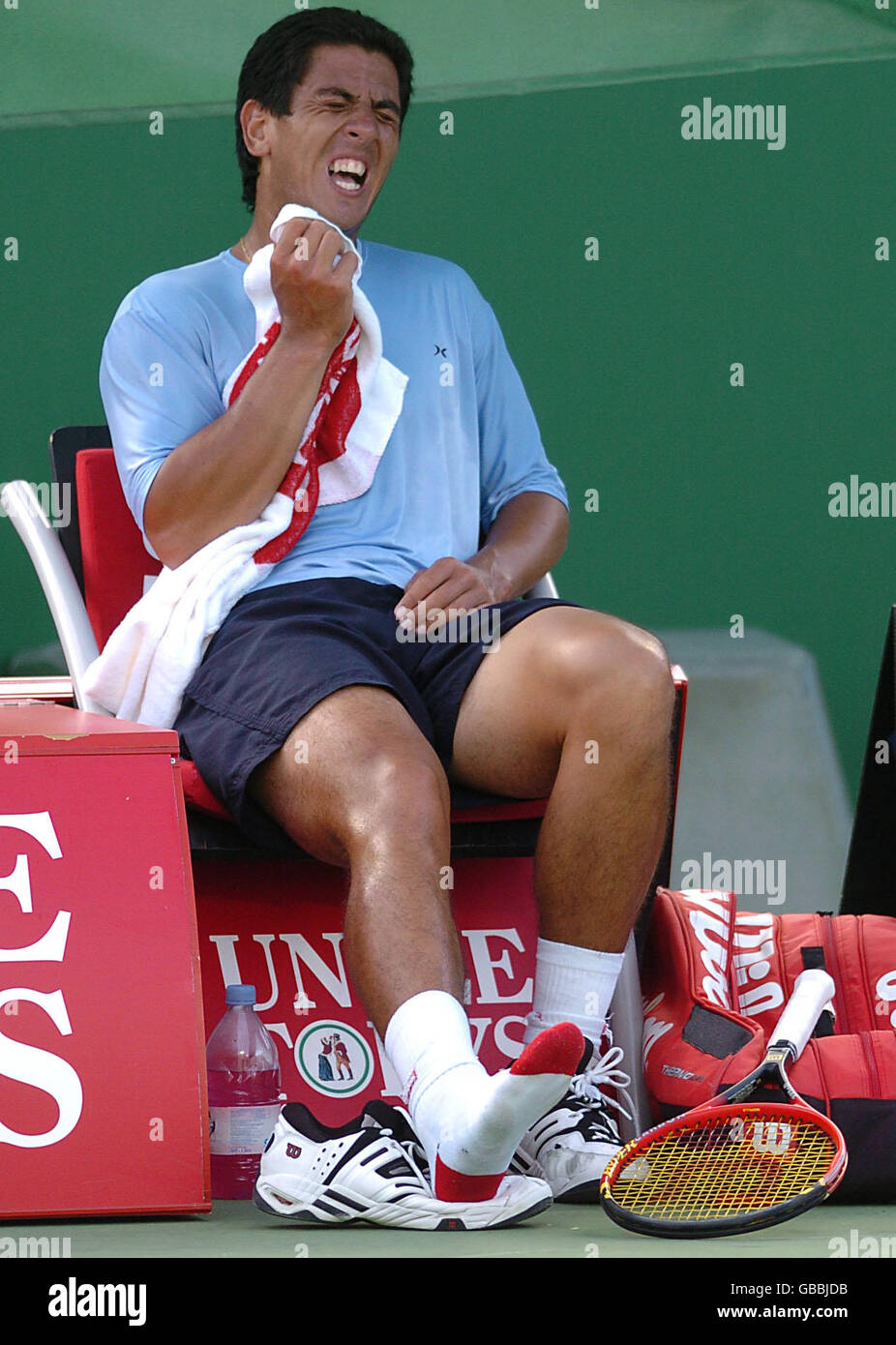 Tennis australian open 2004 third round hi-res stock photography and ...