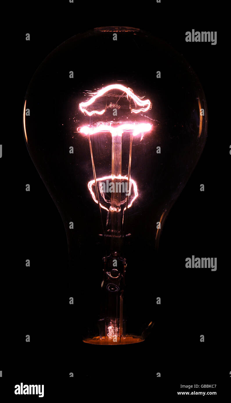 Traditional lightbulb hi-res stock photography and images - Alamy