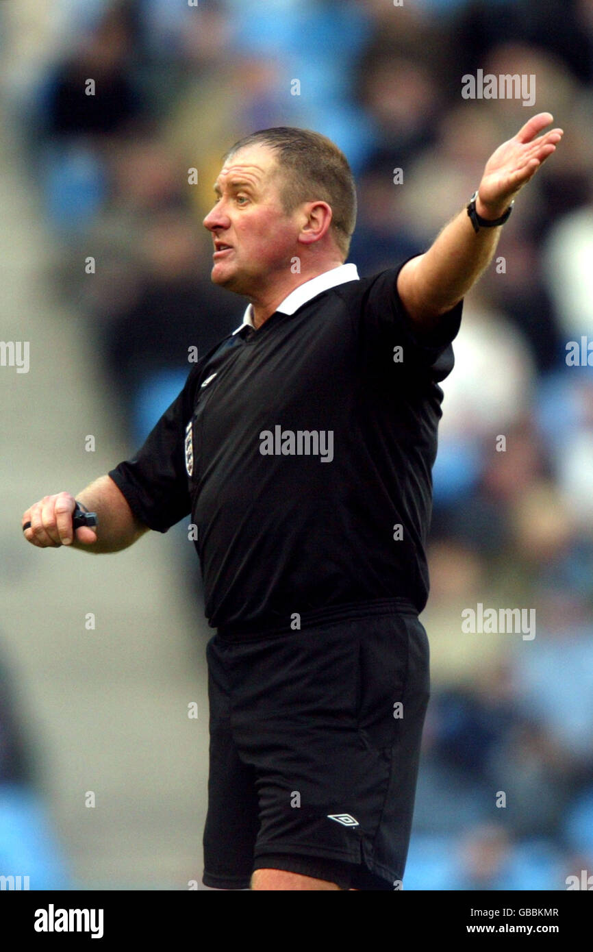 Football Referee Steve Dunn High Resolution Stock Photography and ...