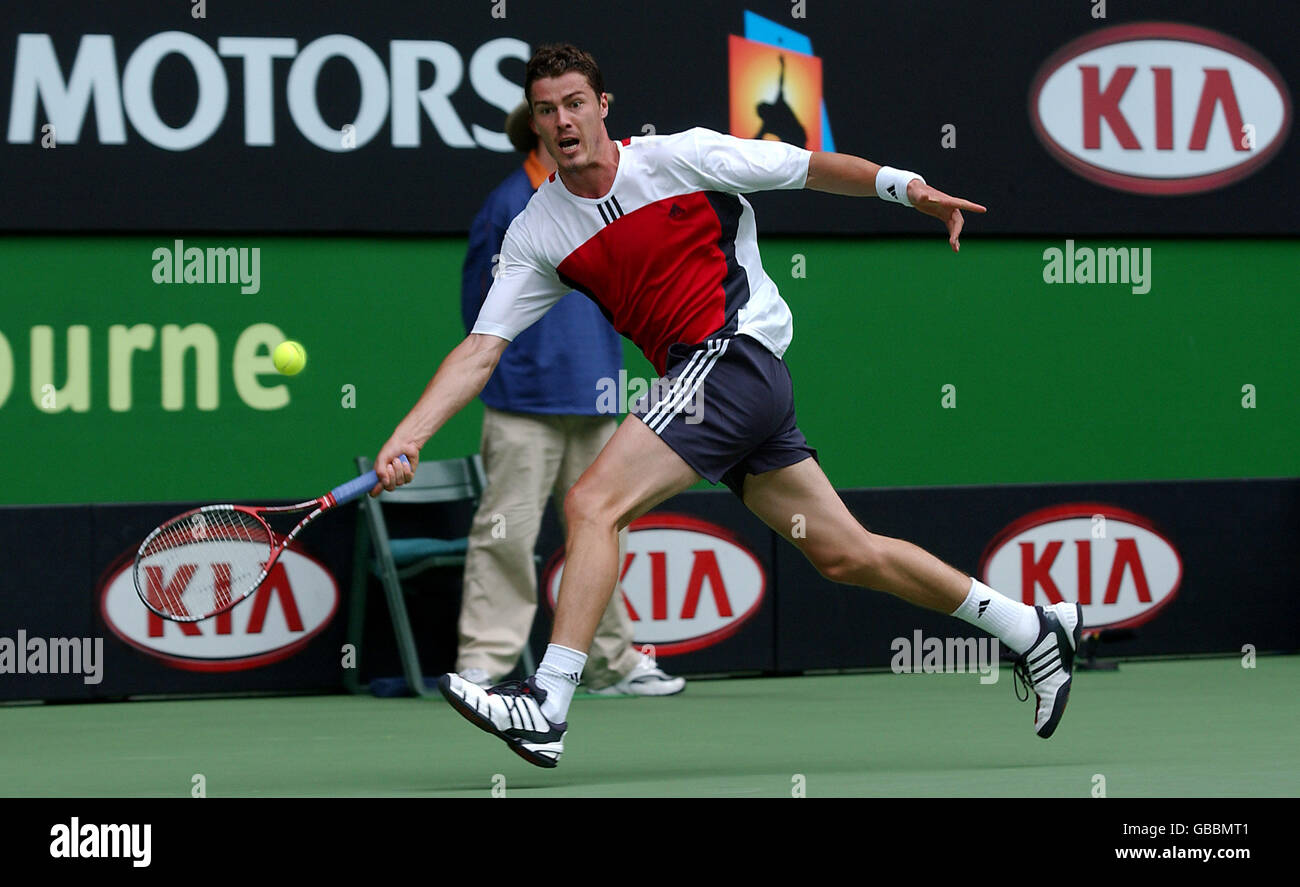 Tennis australian open 2004 mens final hi-res stock photography and ...