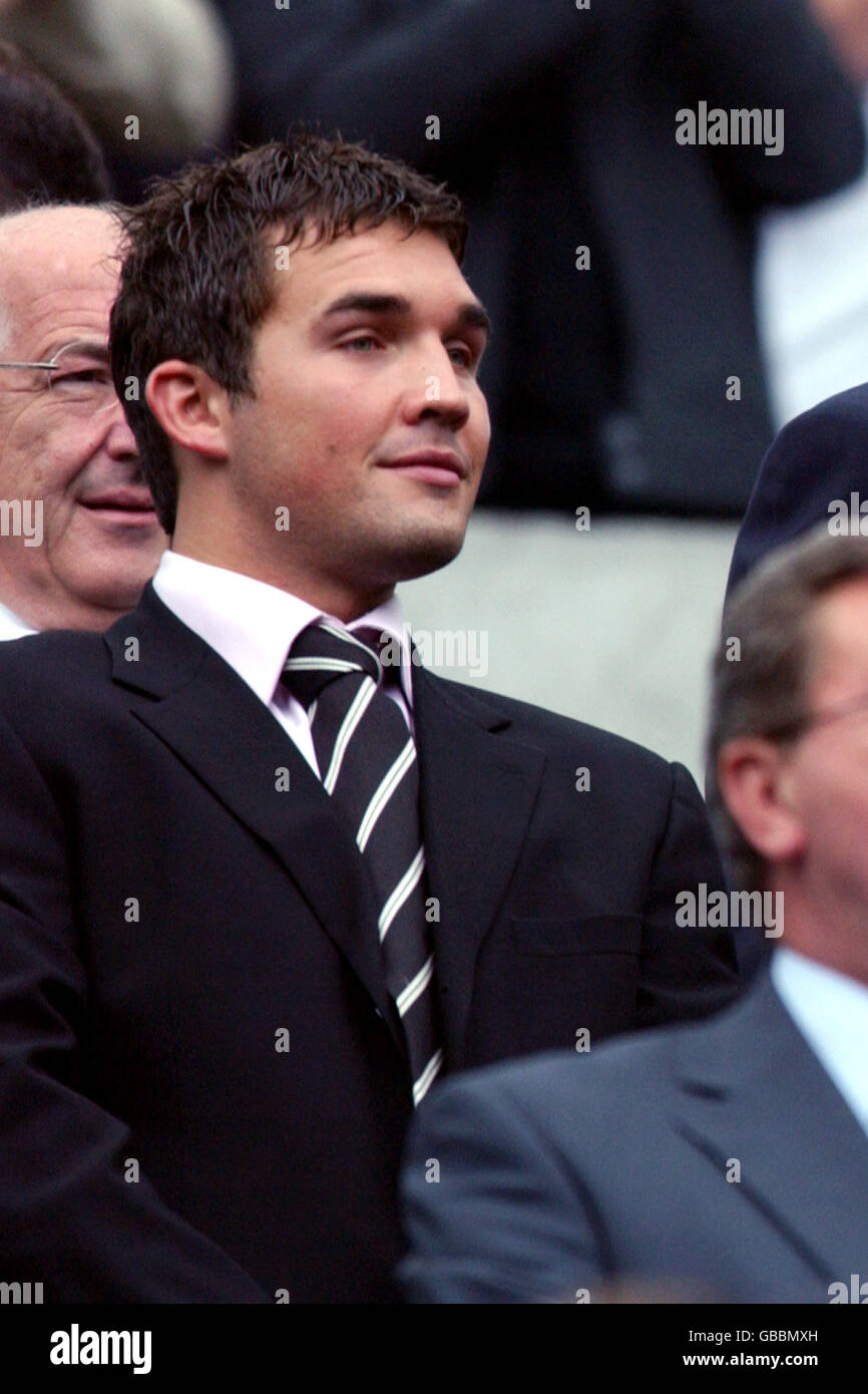 Newcastle united chairman freddy shepherd hi-res stock photography and ...