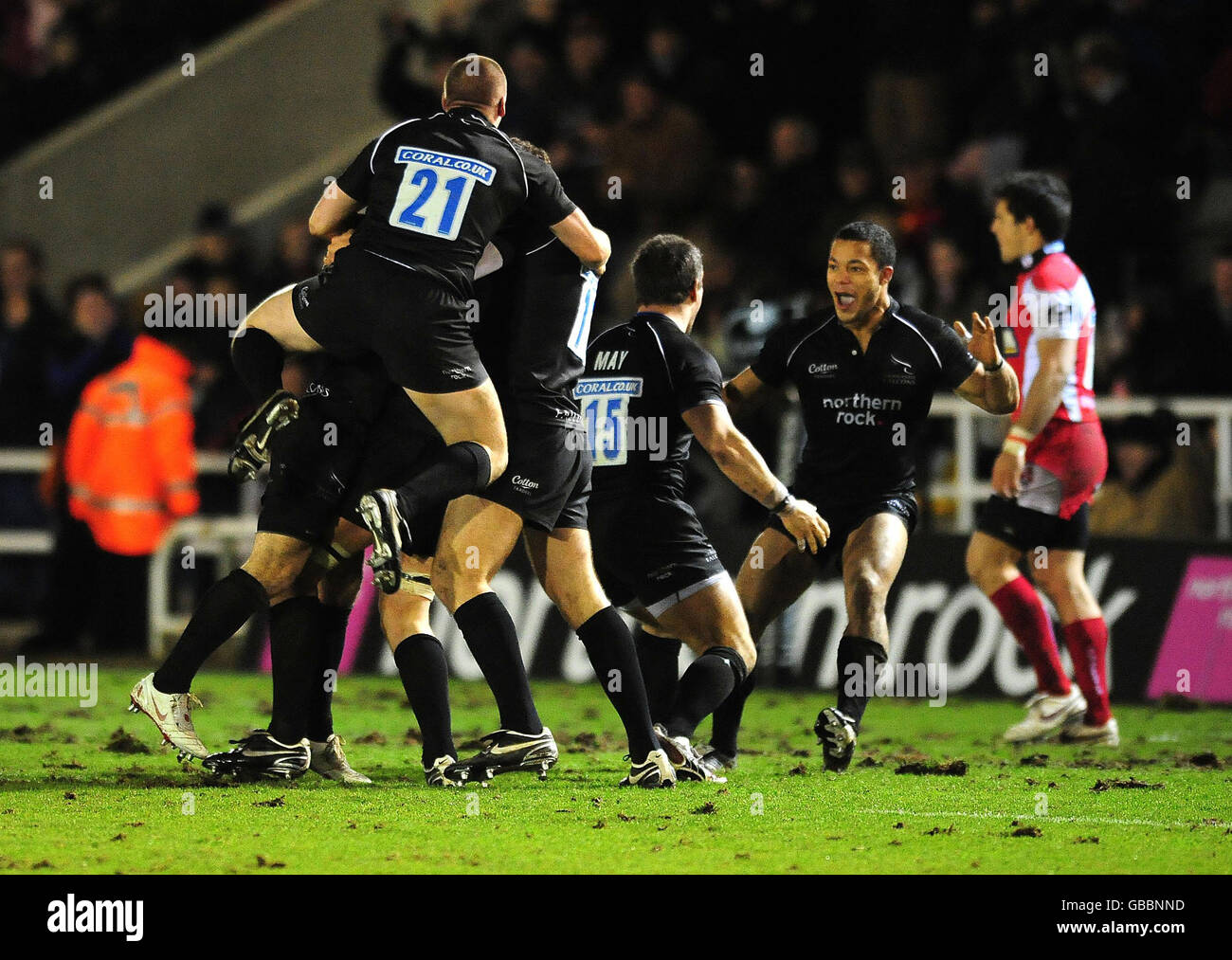 Team hug victory hi-res stock photography and images - Alamy