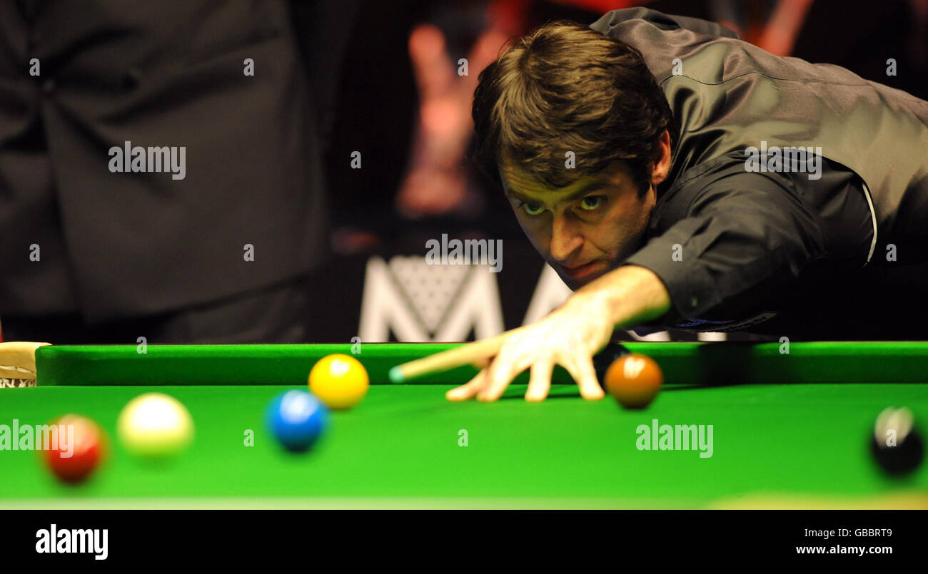 Ronnie Osullivan The Final Of The Masters At Wembley Arena Hi Res Stock