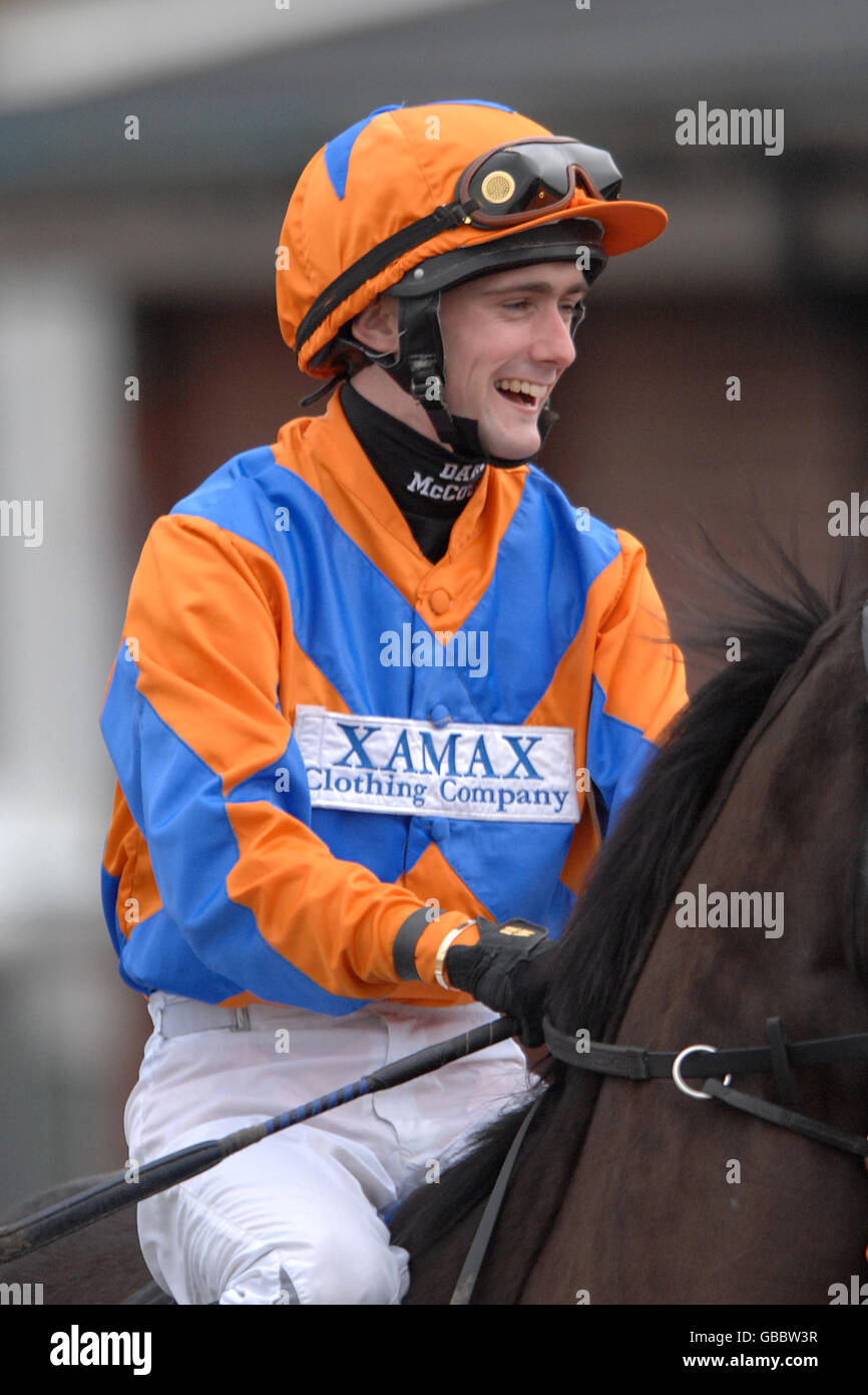 Horse racing races all weather ampics hi-res stock photography and ...