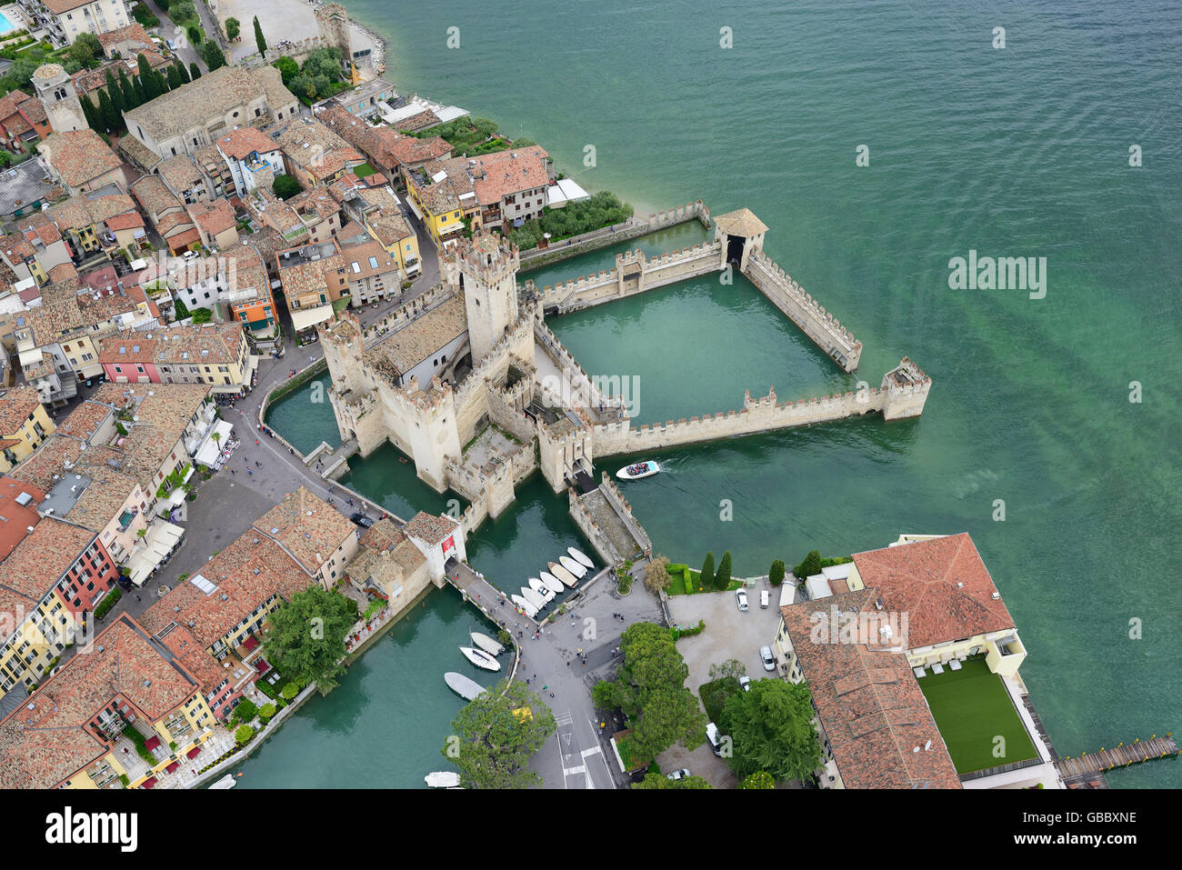 Medieval architectural setting hi-res stock photography and images - Alamy