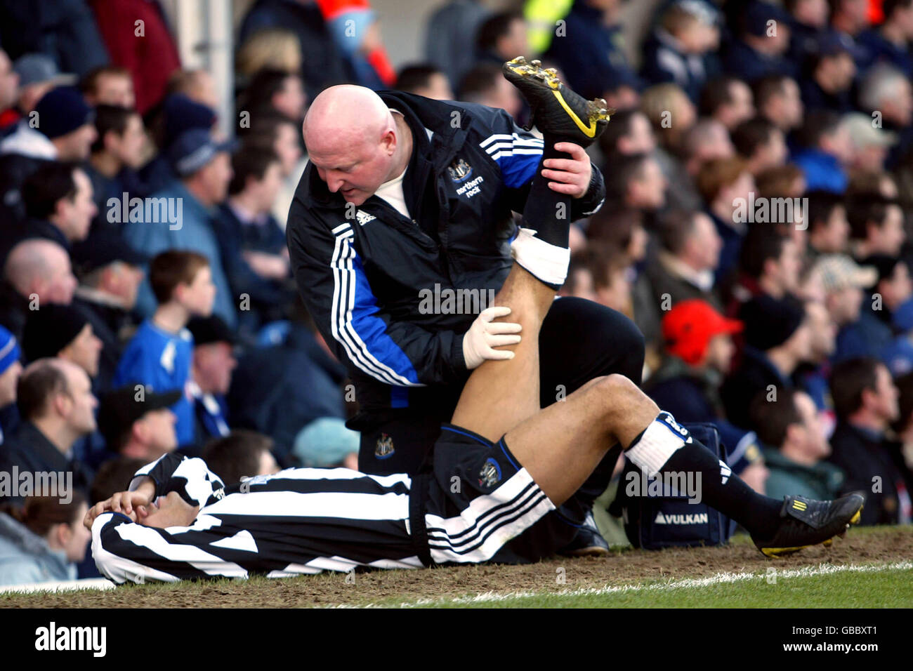 Hamstring injury football hi-res stock photography and images - Alamy