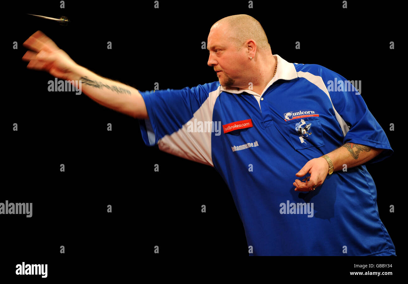 Andy Hamilton in action against Jelle Klaasen during their third round ...