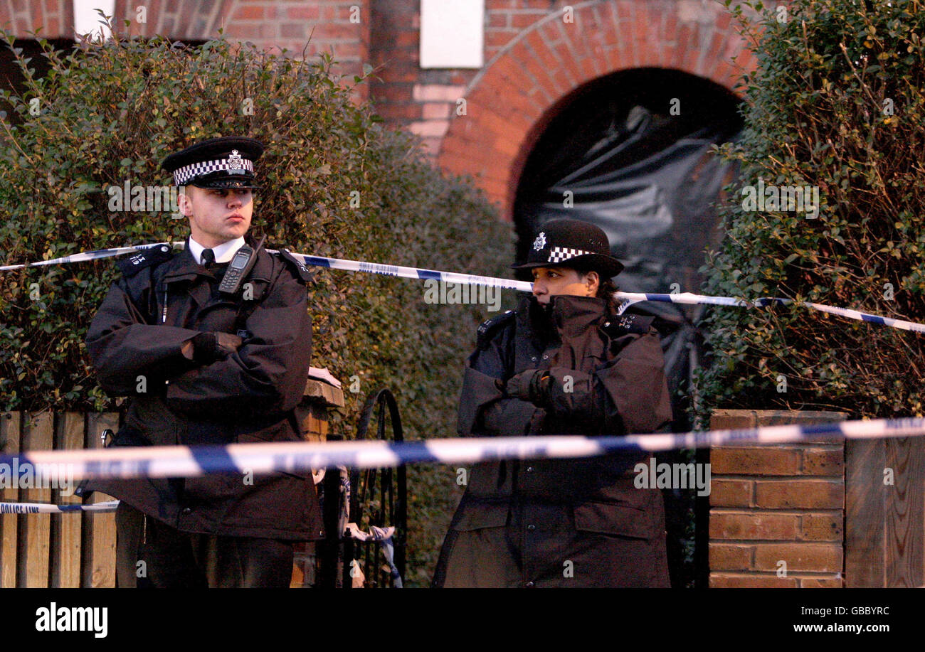 Woman stabbed to death in home hi-res stock photography and images - Alamy