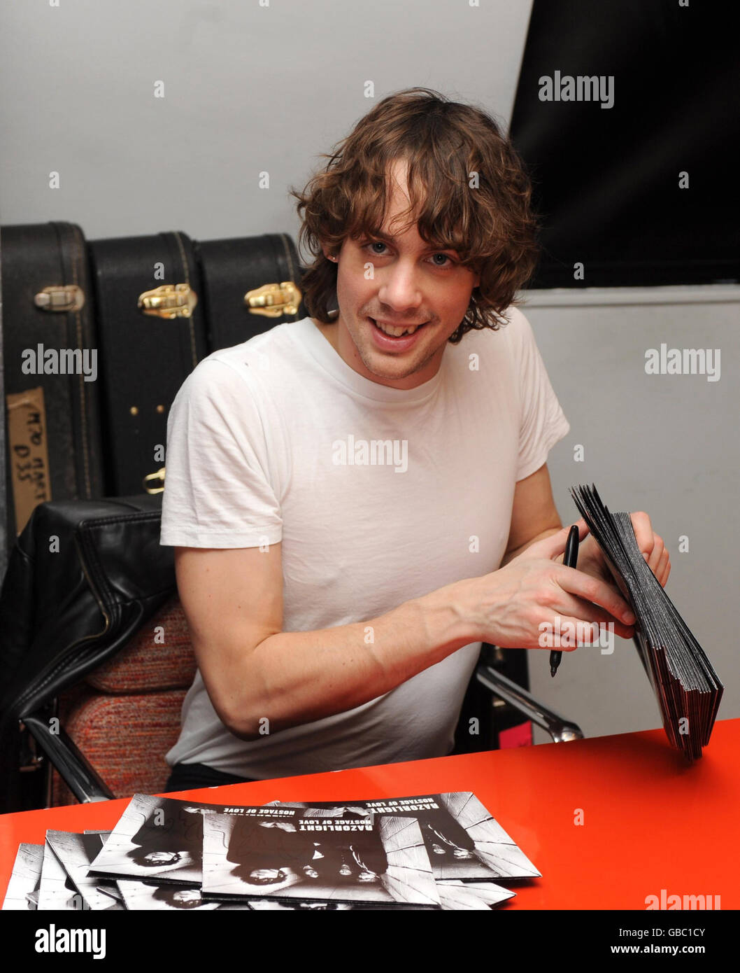 Johnny Borrell of Razorlight backstage after an intimate gig for ...