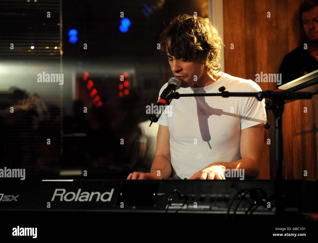 Singing johnny borrell of razorlight hi-res stock photography and ...