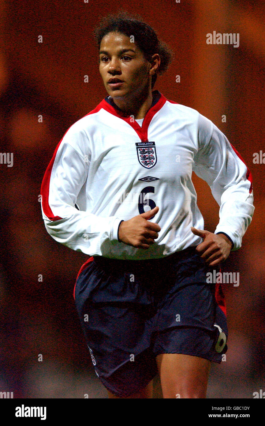 Mary phillip england football hi-res stock photography and images - Alamy