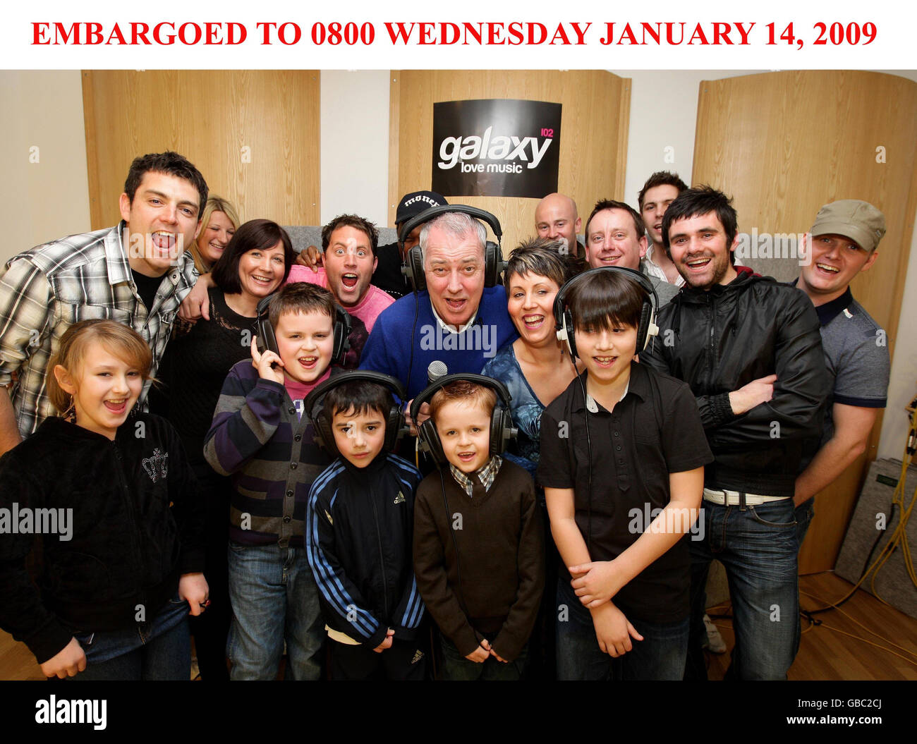 Christians singing hi-res stock photography and images - Alamy