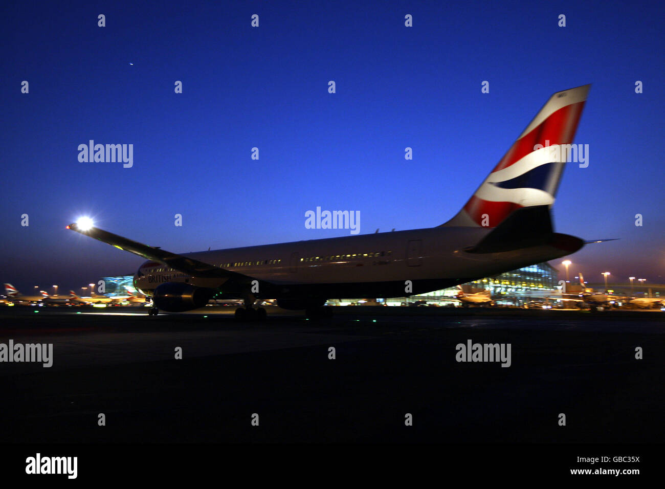 Heathrow Airport Feature. Generic Picture of Terminal 5 at Heathrow ...