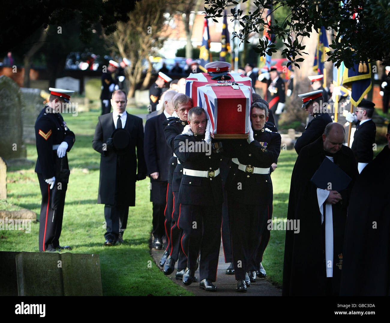 Royal marine corporal robert deerings coffin hi-res stock photography ...