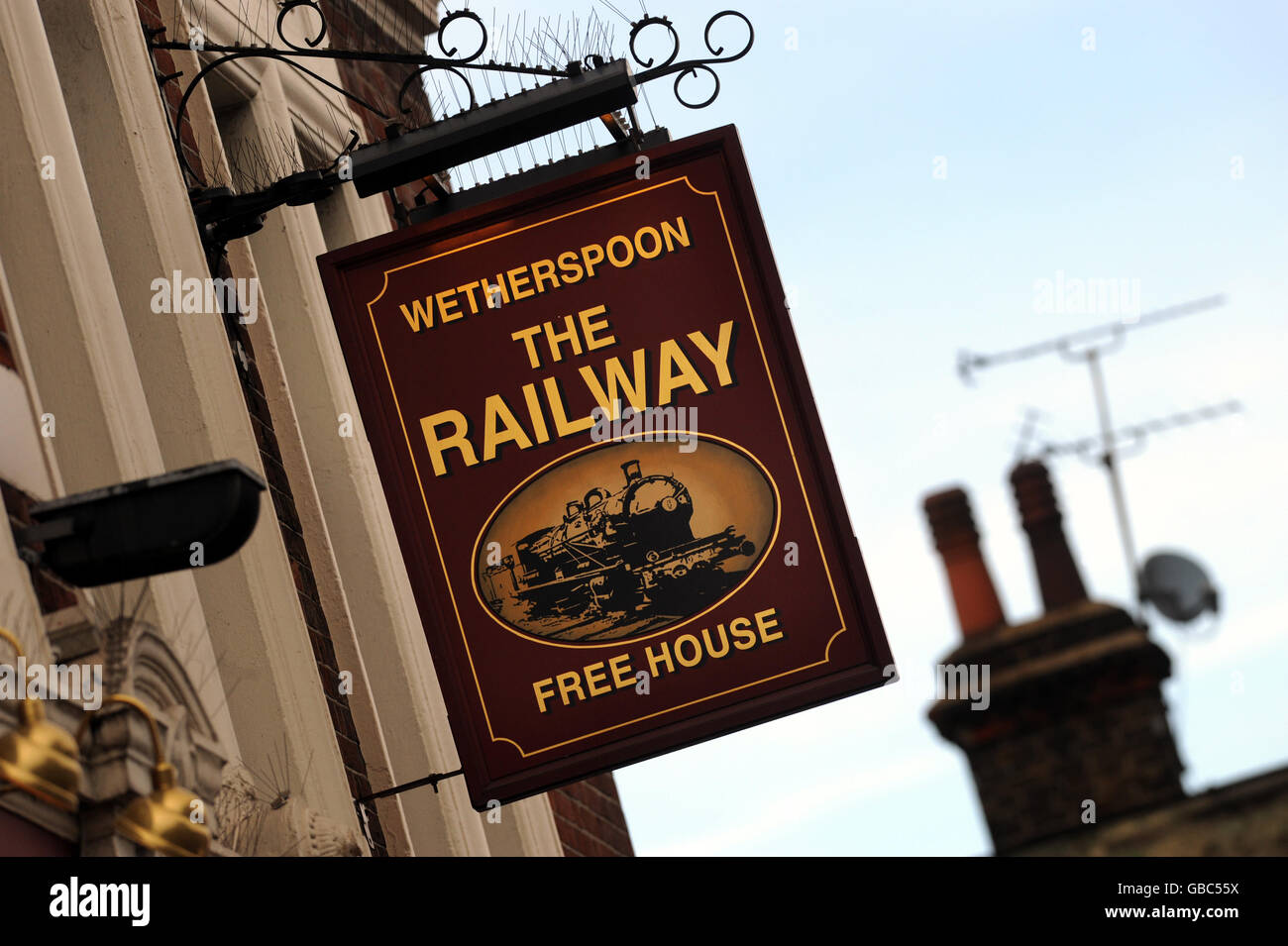 Wetherspoons pub sign hi-res stock photography and images - Alamy