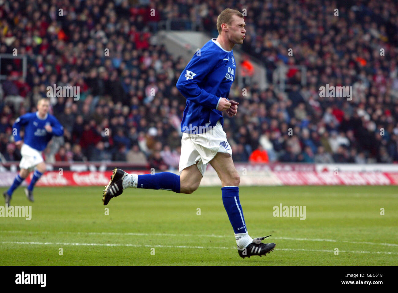 Everton's Duncan Ferguson celebrates scoring the second goal Stock ...
