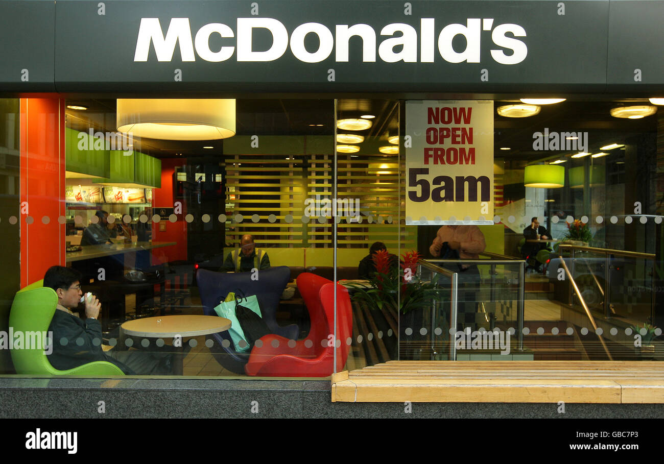 Branch mcdonalds on cannon street hi-res stock photography and images ...