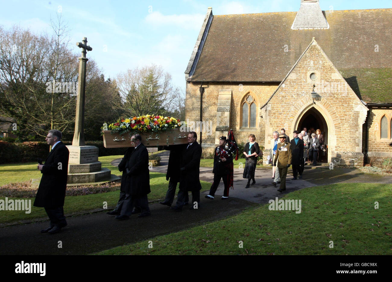 Tony hart funeral hi-res stock photography and images - Alamy