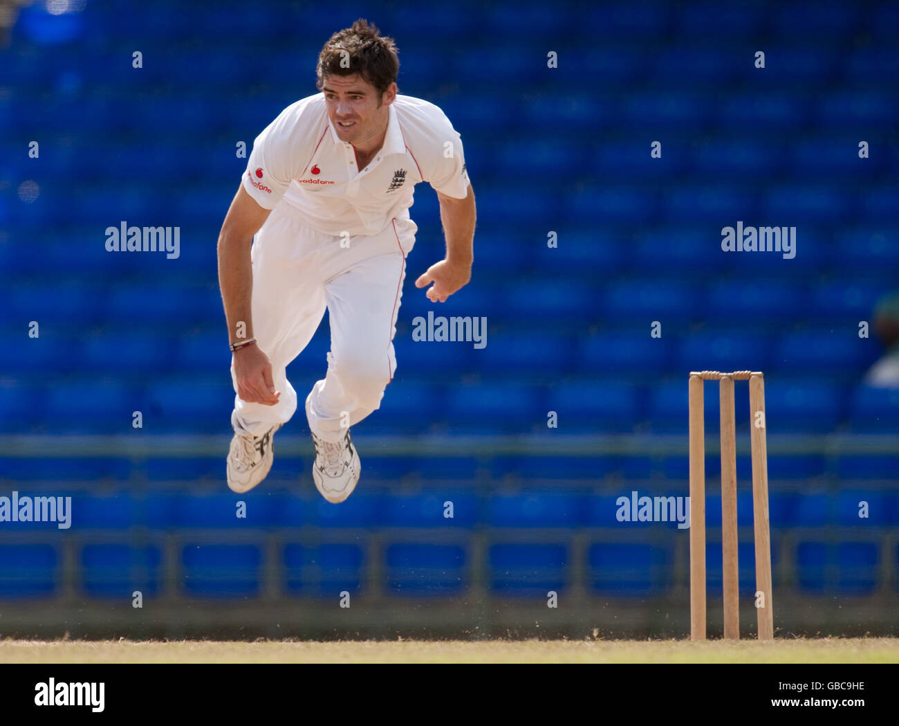 England's jimmy anderson bowling hi-res stock photography and images ...