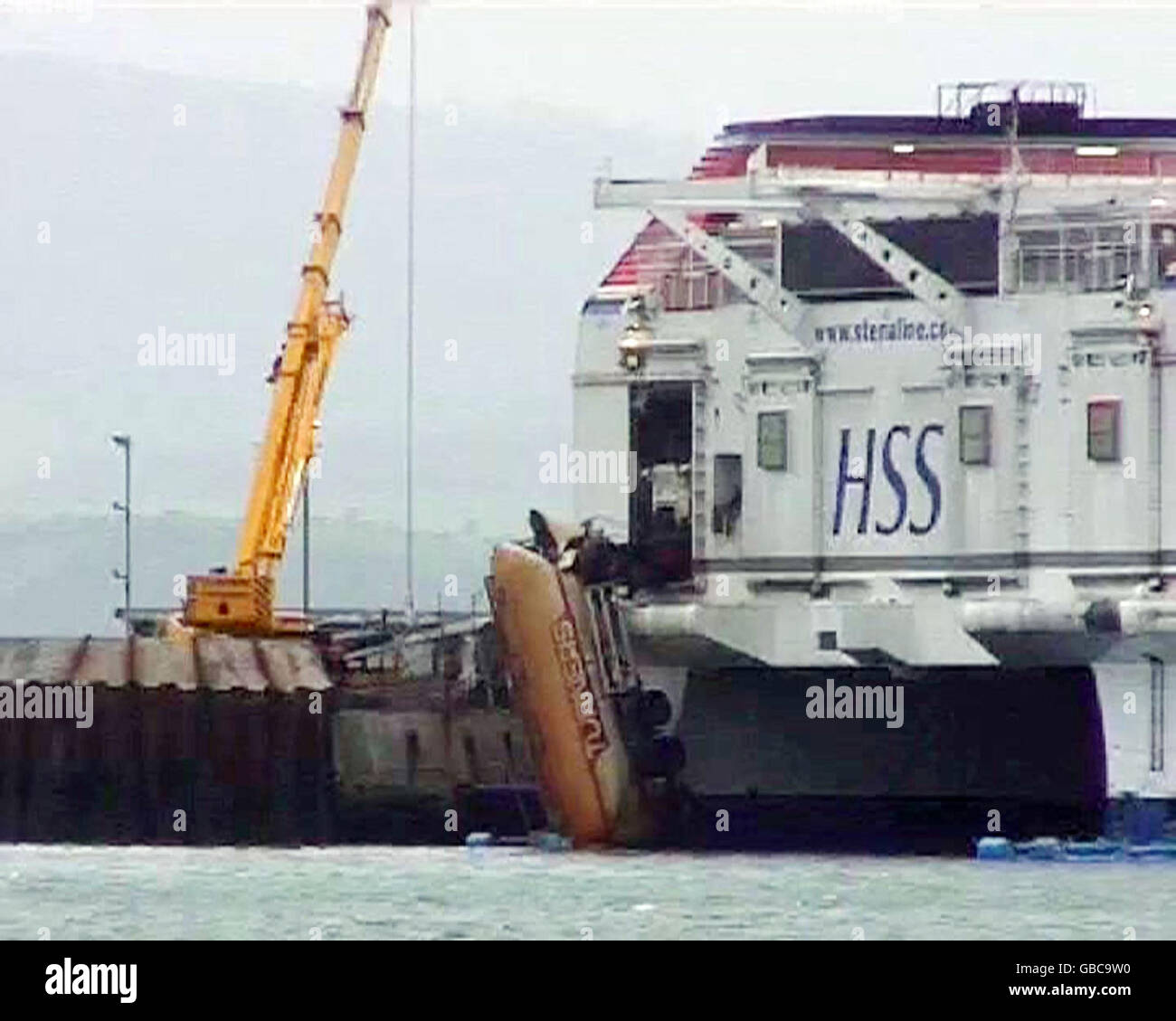 Ferry returns to port after lorry breaks free hi-res stock photography ...