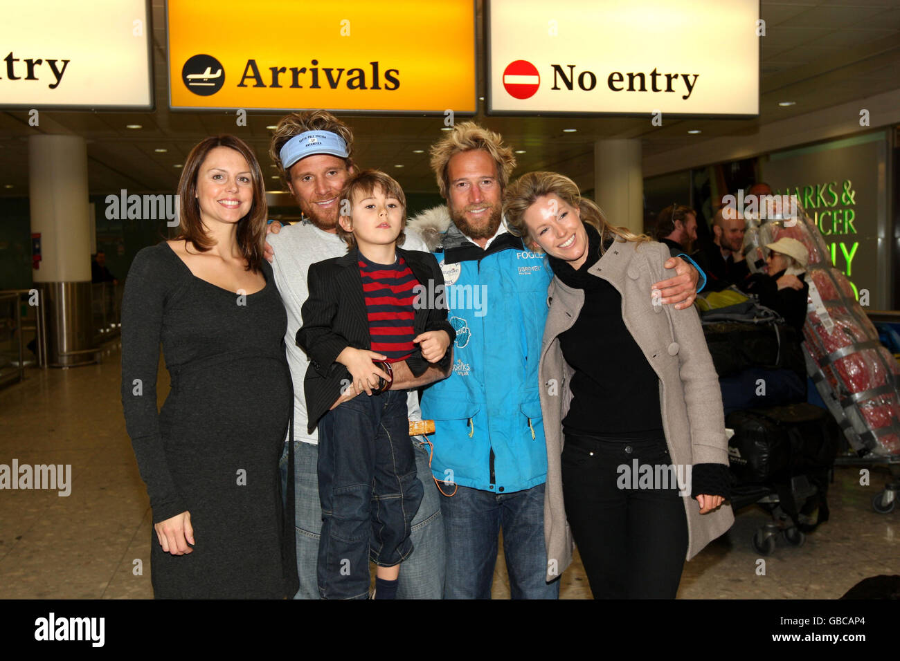 James cracknell is met by wife beverley and son croyde hi-res stock ...