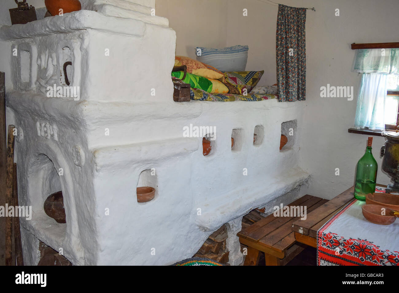 Russian stove hi-res stock photography and images - Alamy
