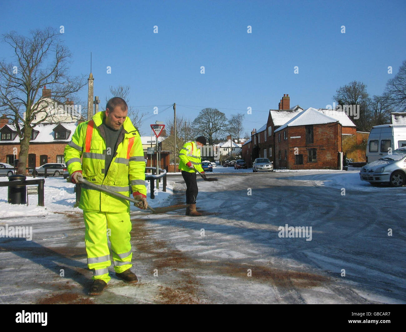 Leicestershire County Council workers grit the ice covered roads in the ...
