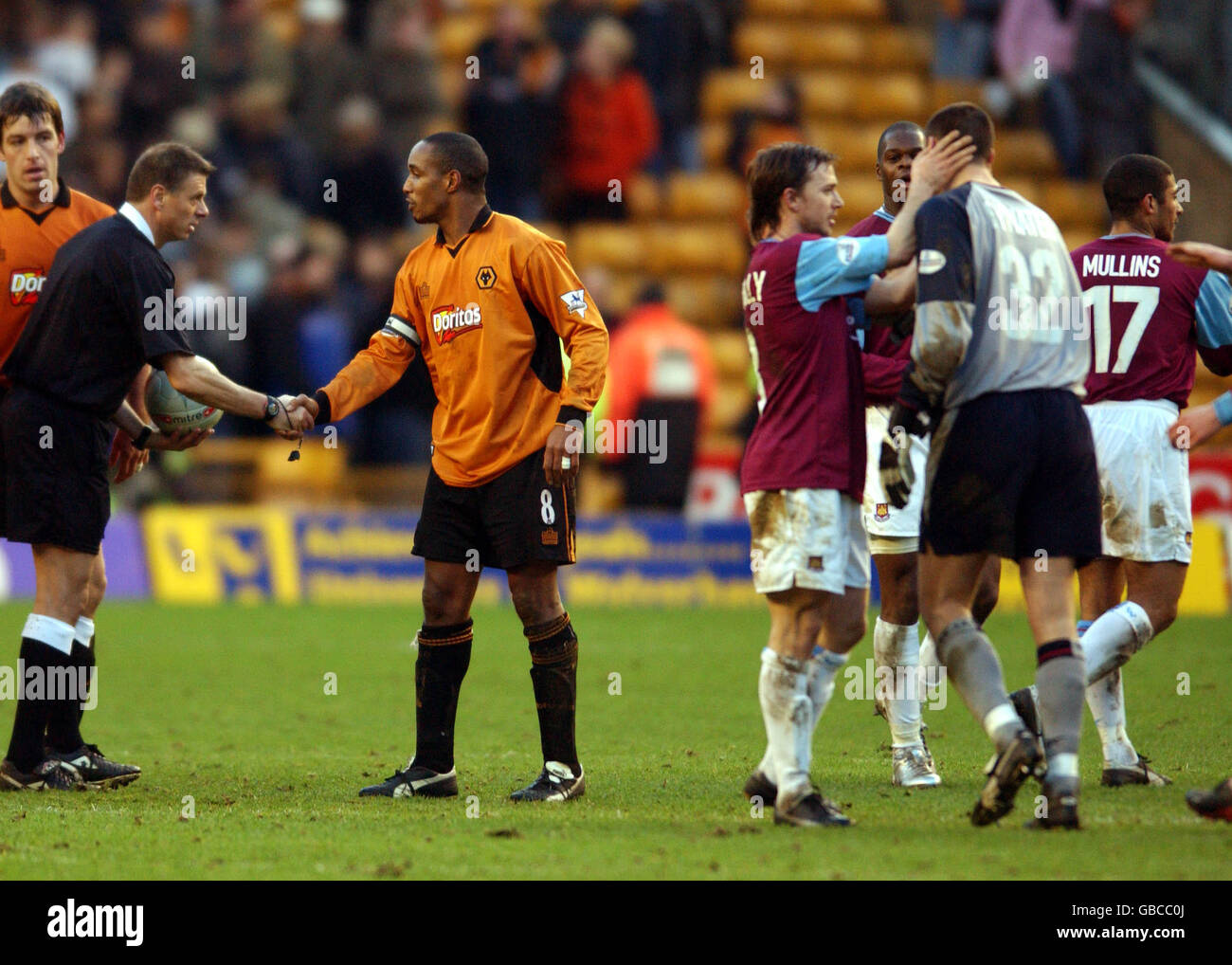 Wolverhampton Wanderers' Paul Ince shakes hands with the referee Mark ...