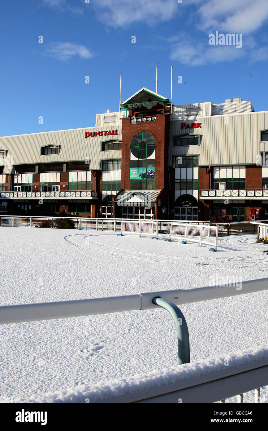 Horse Racing - Wolverhampton Racecourse. Frost, snow and below freezing ...