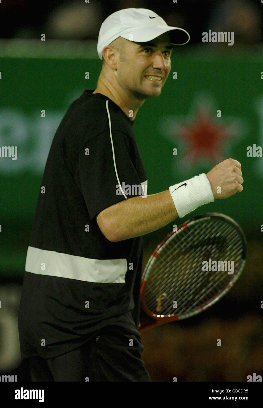Tennis australian open 2004 semi final hi-res stock photography and ...