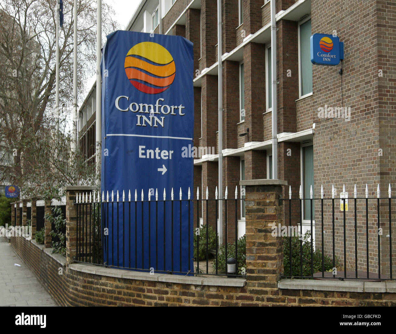 Economic crisis. A general view of a Comfort Inn hotel in London Stock ...