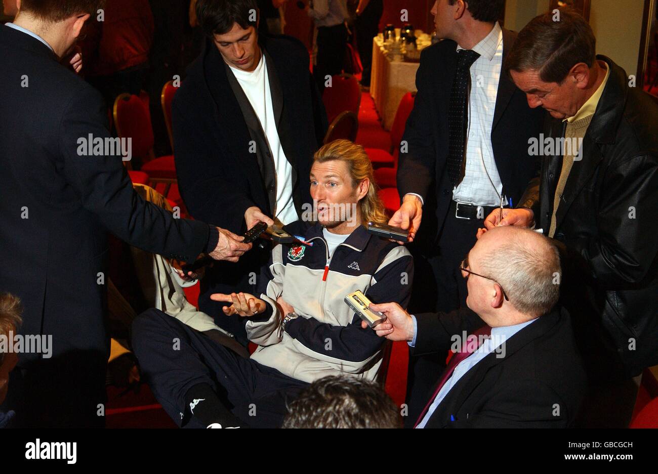 Robbie savage of wales hi-res stock photography and images - Alamy
