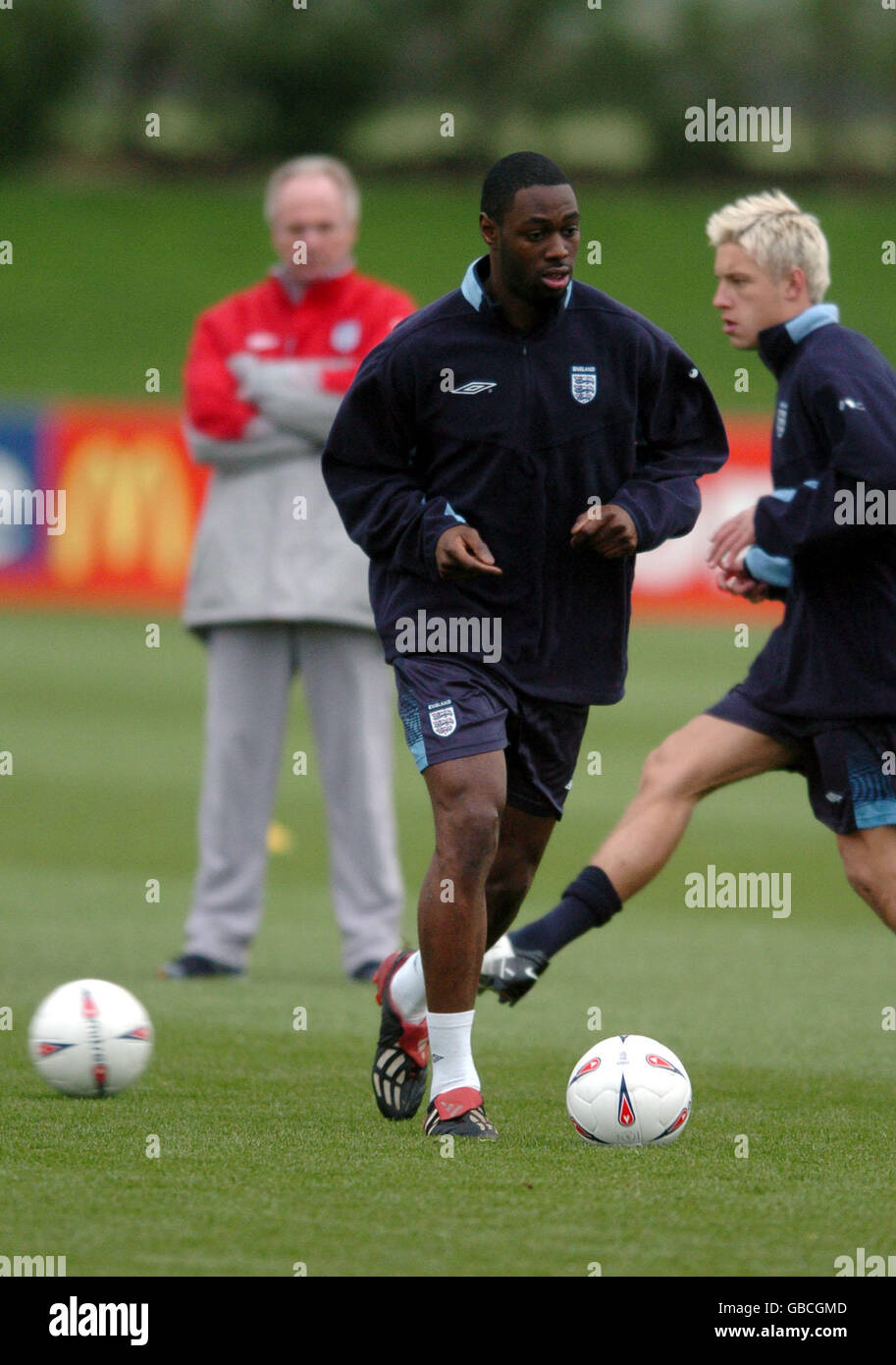 England coach Sven Goran Eriksson watches over recalled duo Alan Smith ...