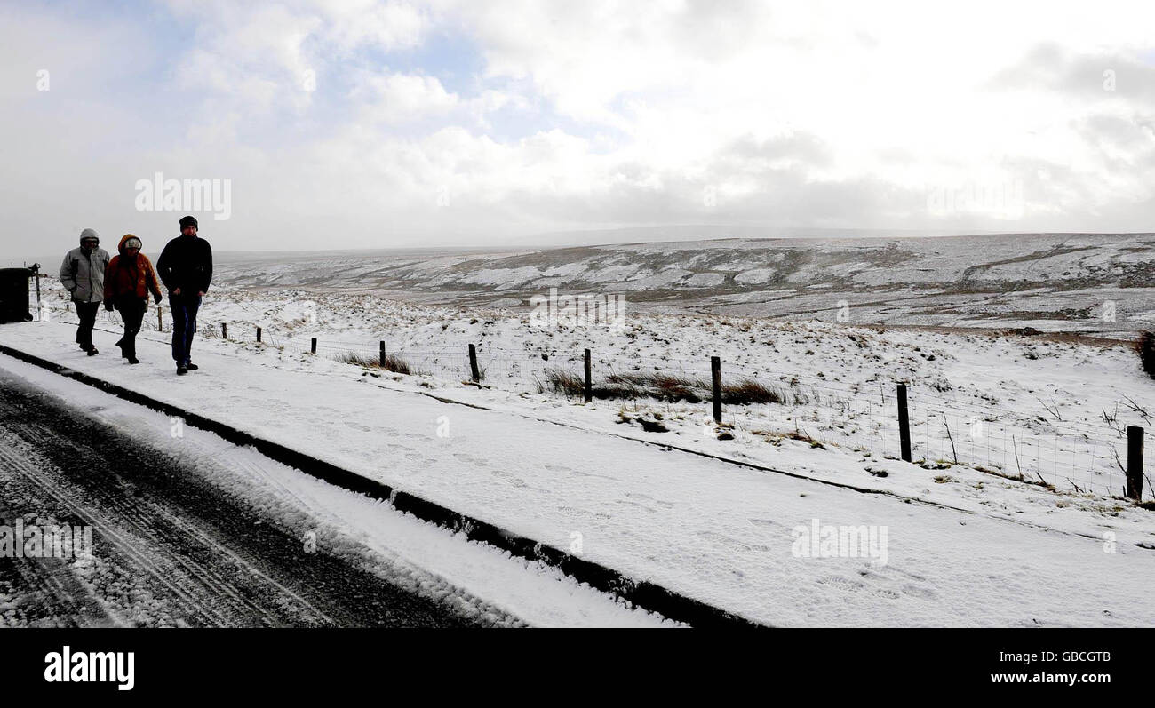 Freezing temperature severe cold weather hi-res stock photography and ...