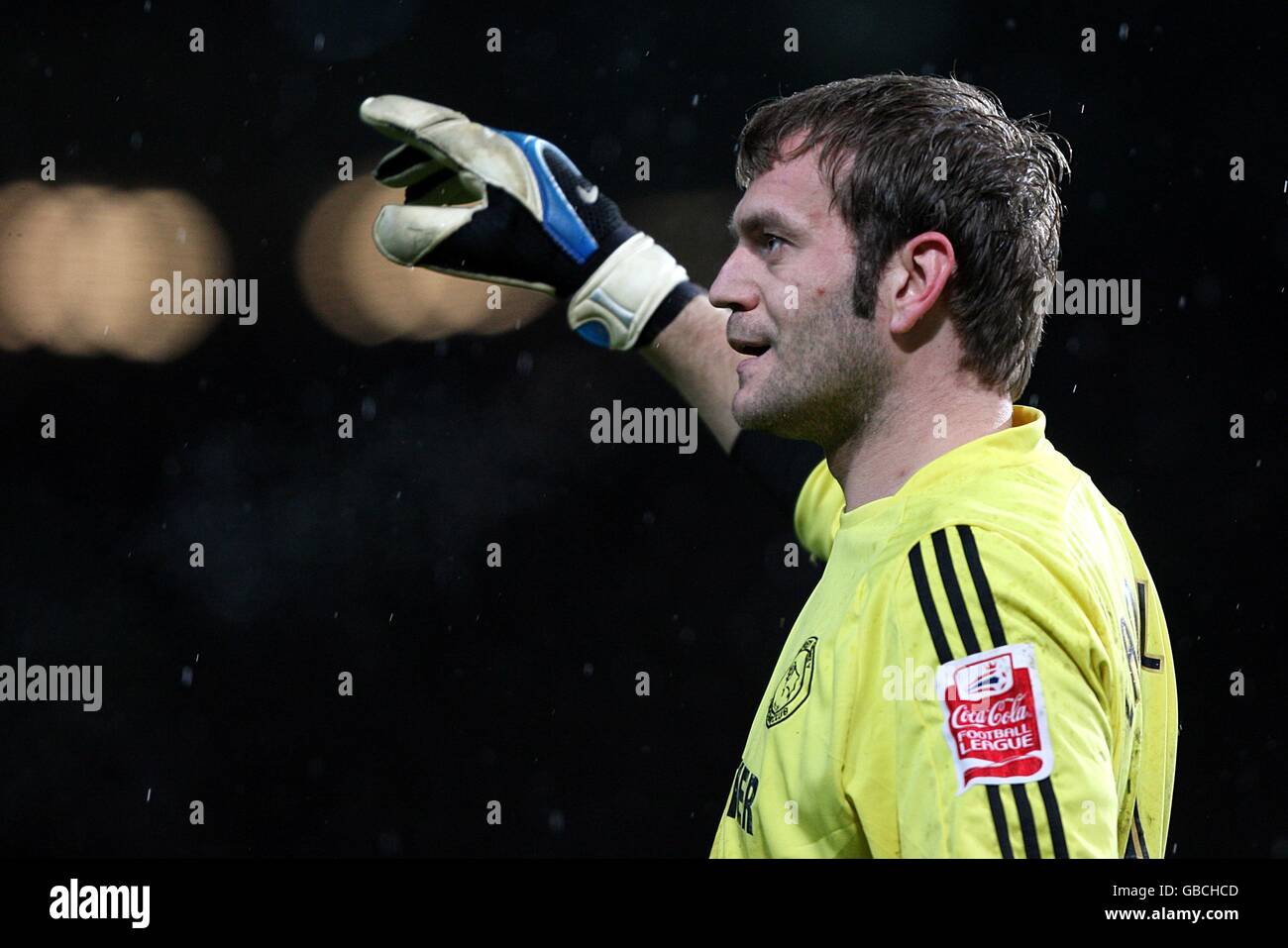 Manchester united goalkeeper roy carroll hi-res stock photography and ...
