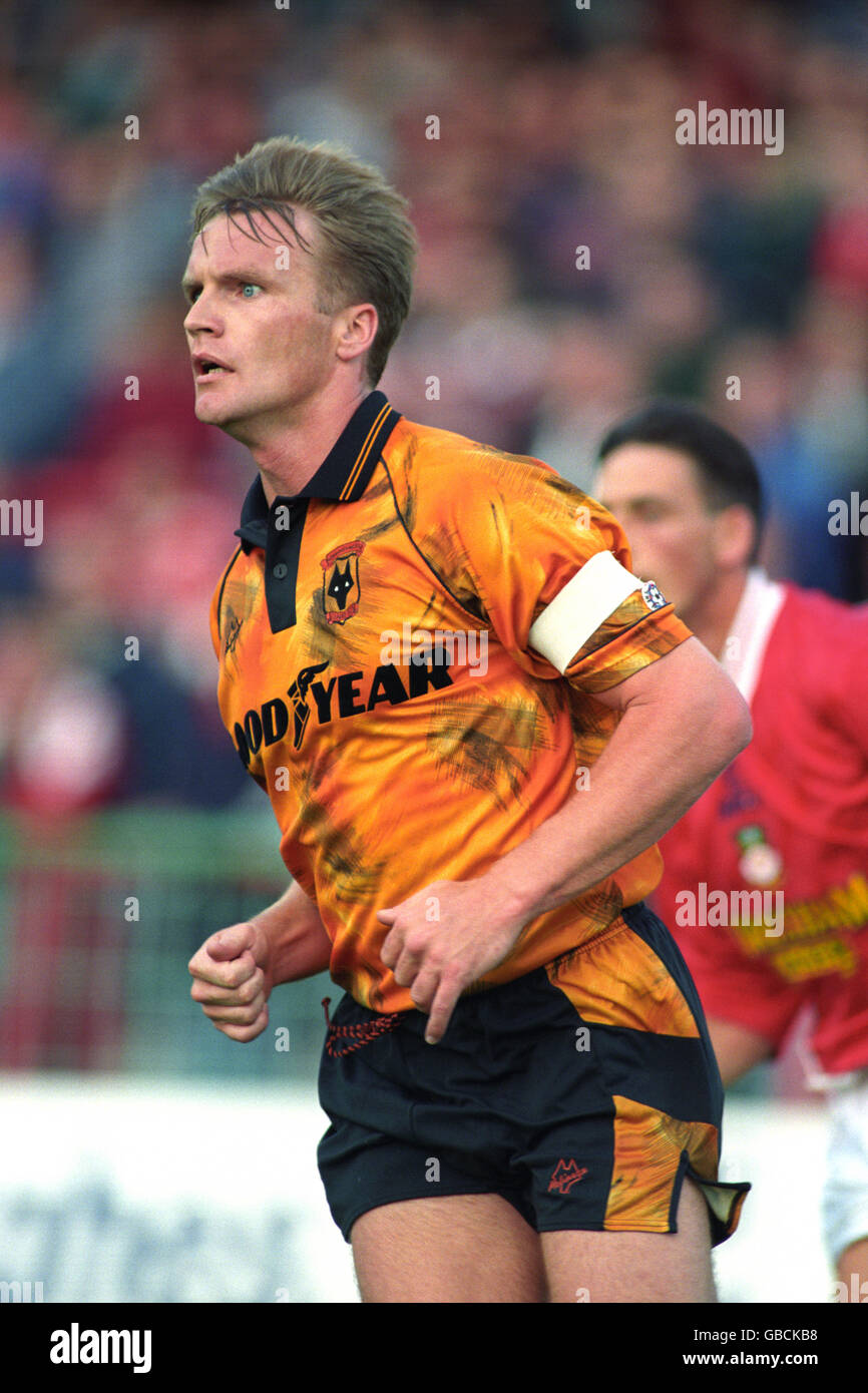 SOCCER. GEOFF THOMAS, WOLVERHAMPTON WANDERERS Stock Photo - Alamy