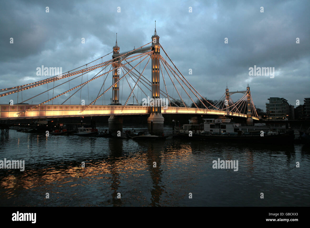 Albert bridge lighting hi-res stock photography and images - Alamy