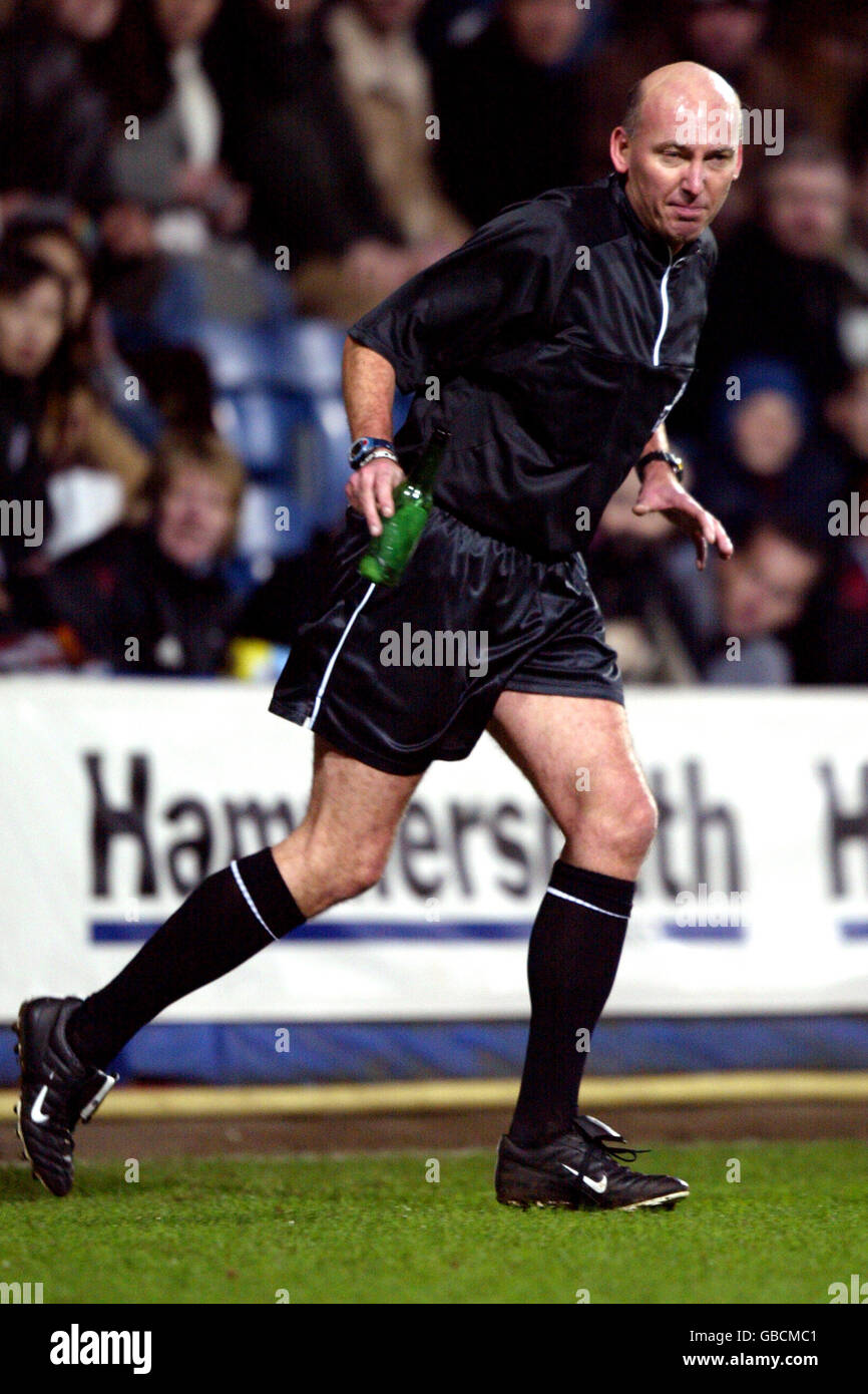Referee barry knight hi-res stock photography and images - Alamy