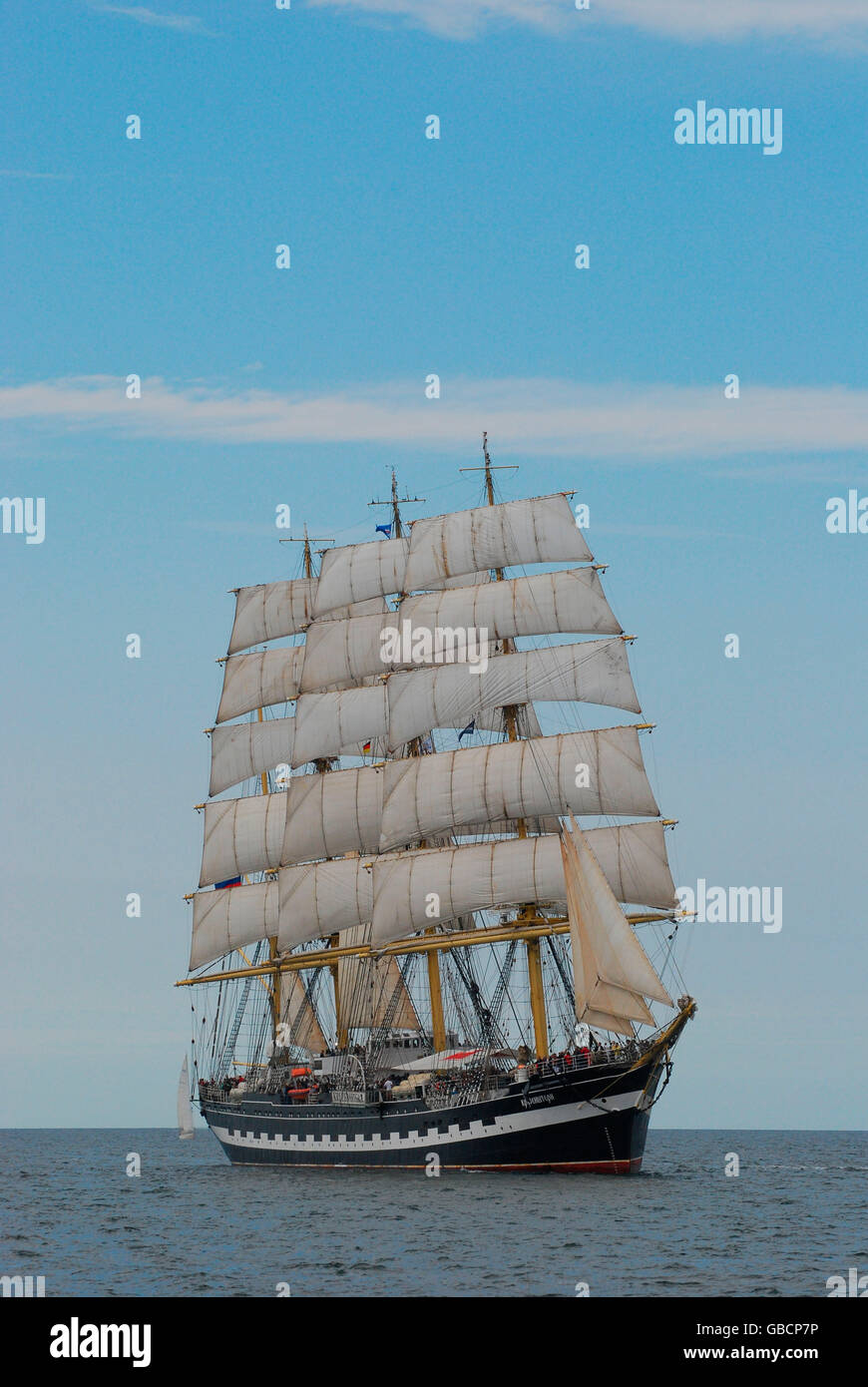 Full rigged ship hi-res stock photography and images - Alamy