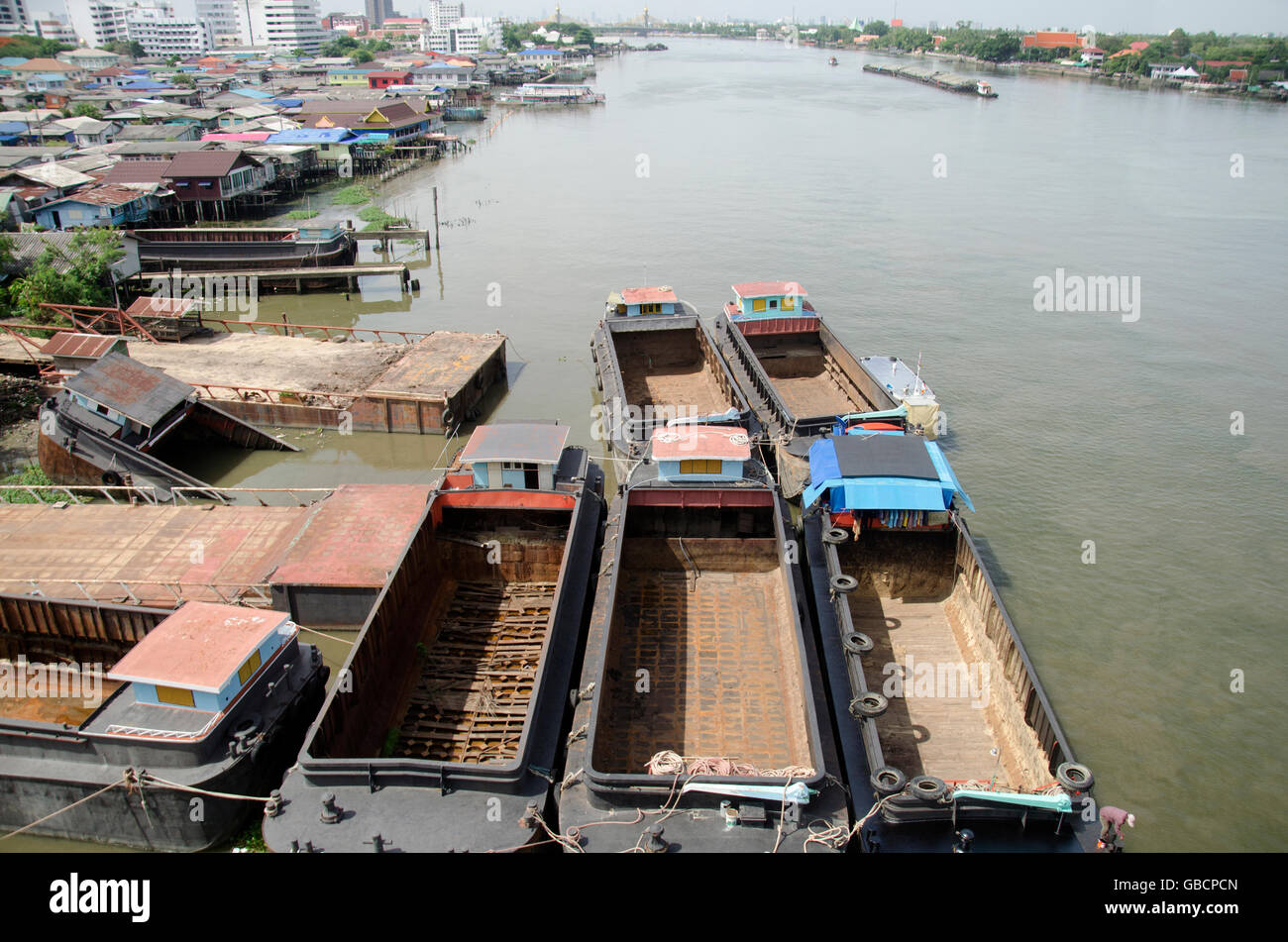 Barge repair hi-res stock photography and images - Alamy