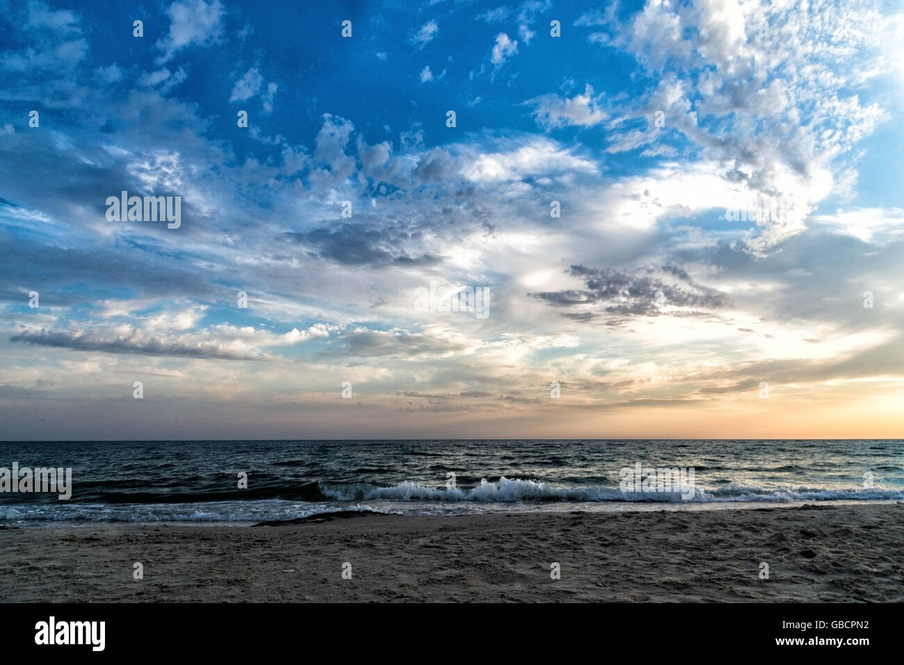 rising sun on the sea Stock Photo - Alamy