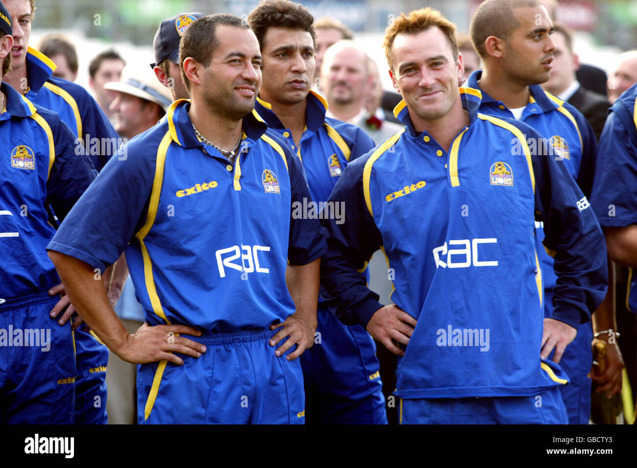 Adam hollioake and graham thorpe hi-res stock photography and images ...