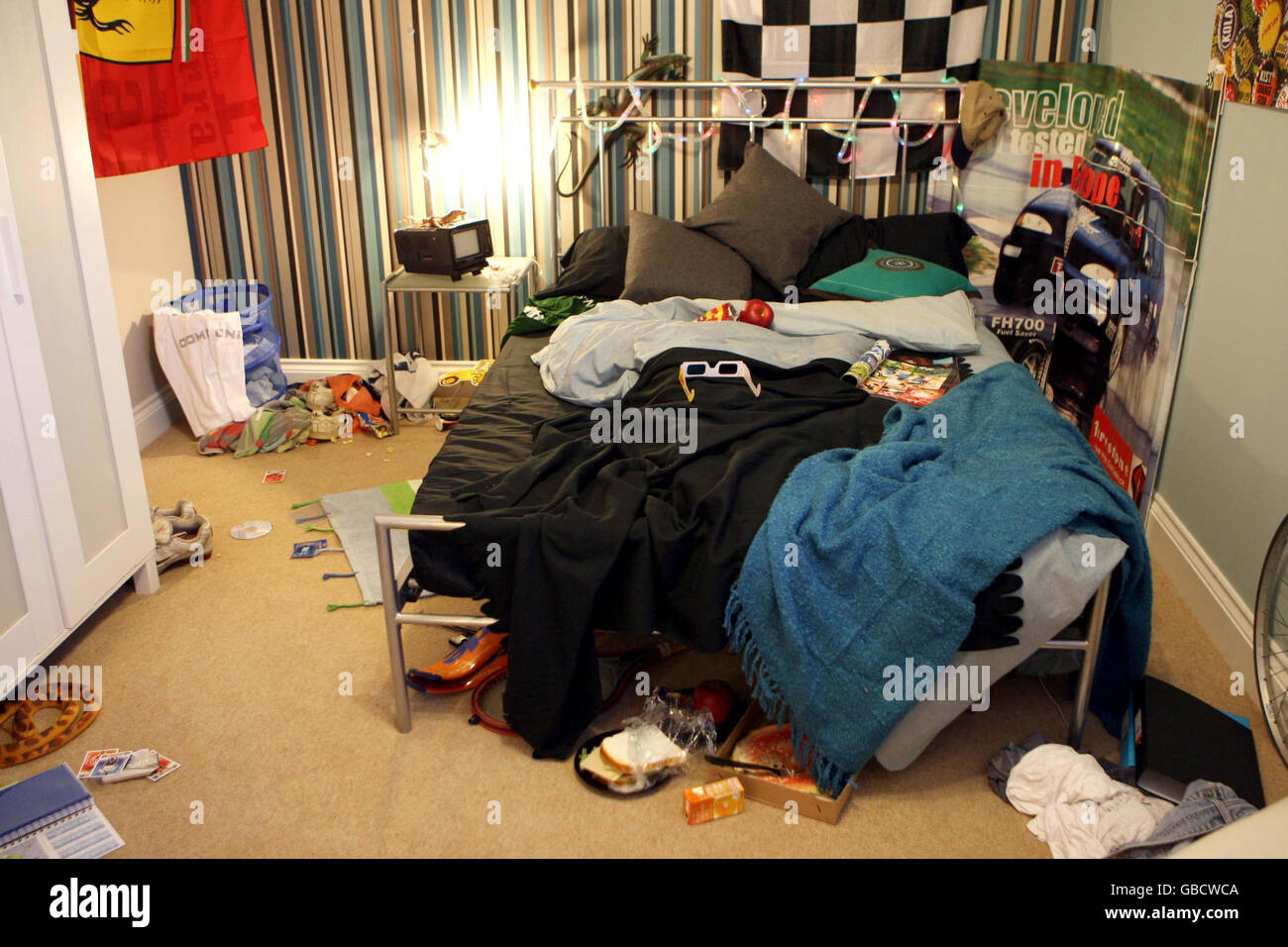 Messy room used to help boost house sales Stock Photo - Alamy