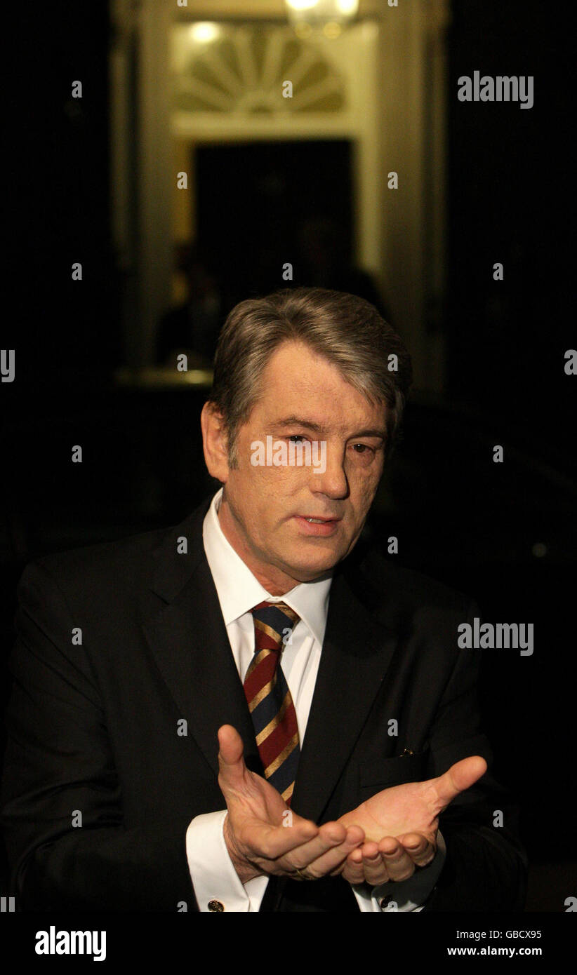 Ukrainian President Victor Yushchenko speaks to the media outside 10 ...