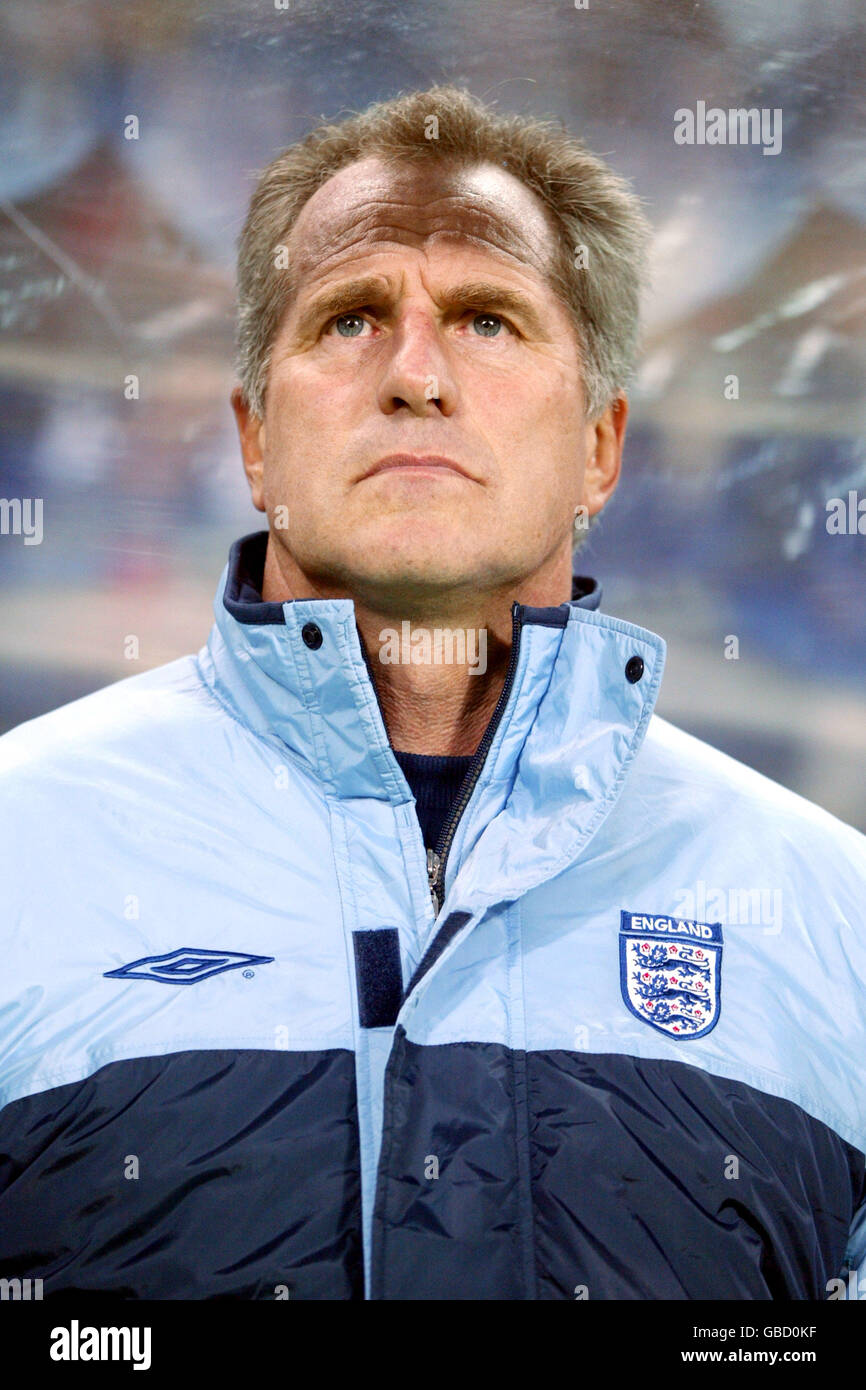 Englands goalkeeper coach hi-res stock photography and images - Alamy