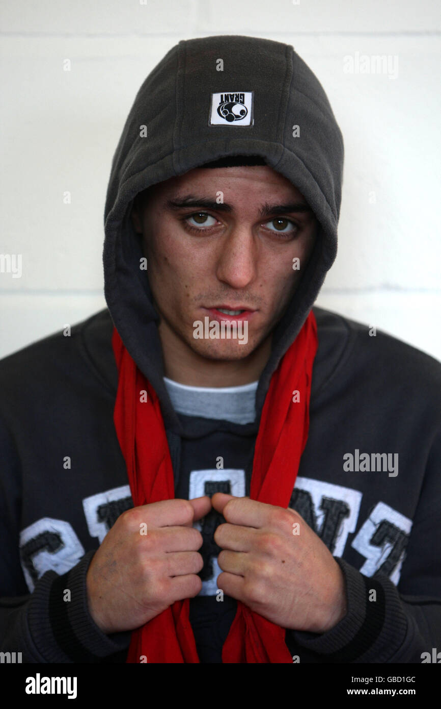 Boxing - Anthony Crolla Training Session - Arnies Gym. Boxer Anthony ...