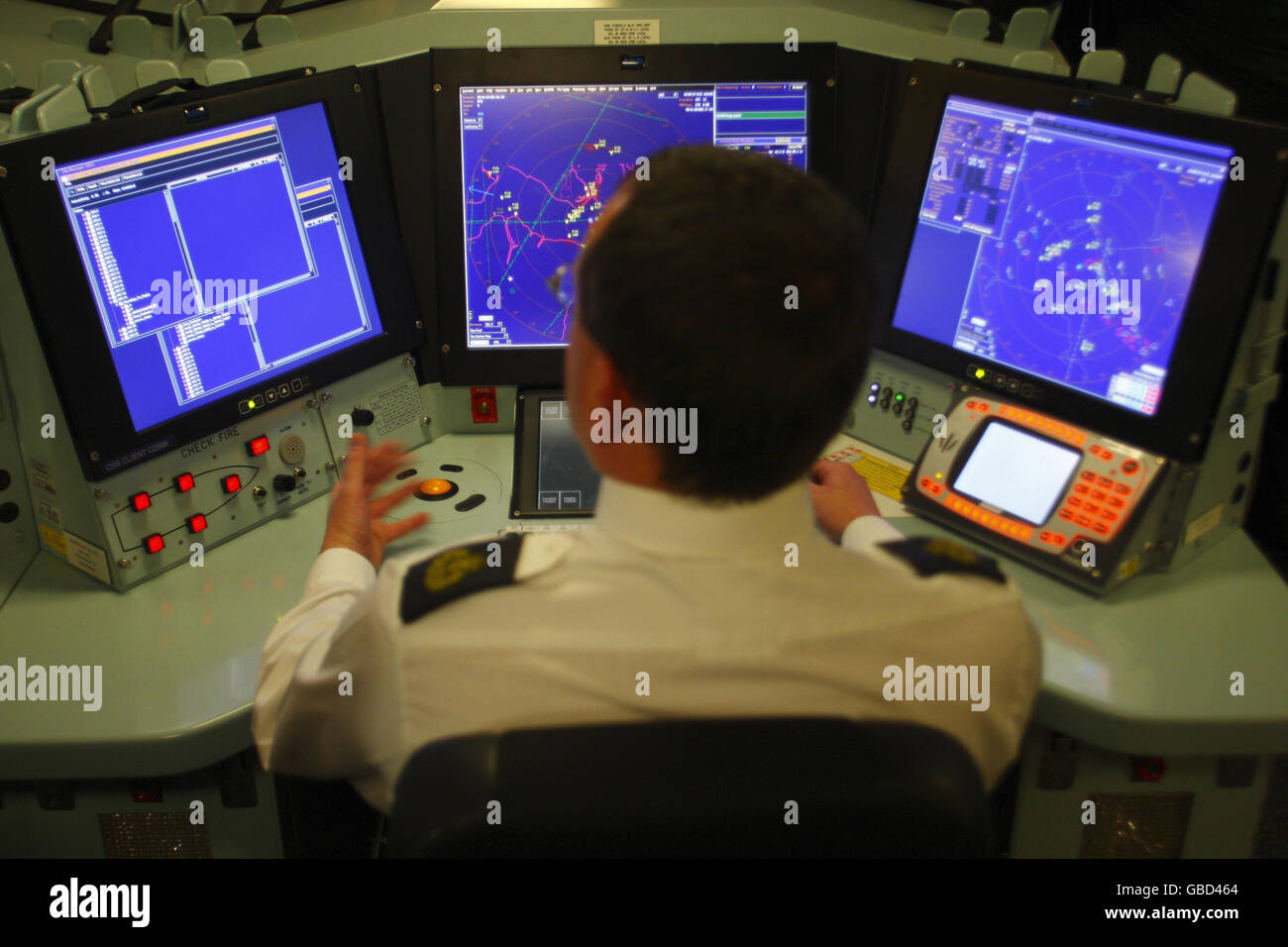 350 tonne ship first royal navys series six type 45 destroyers hi-res ...