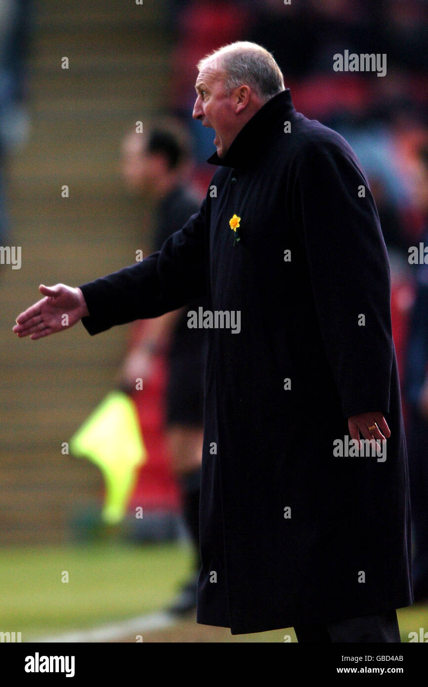 Barnsleys new manager paul hart shouts at his defence hi-res stock ...
